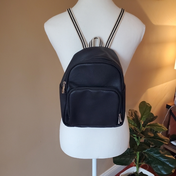 Bags | Thirtyone Mini Backpack | Poshmark